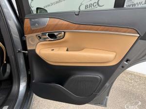 Grey Volvo XC90 2018 in Klaipeda, with an engine capacity of 1.97 L and mileage of 135 thousand km for 22900 €, photo 13 on AUTOMOTO.COM.LV