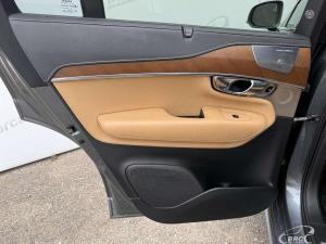 Grey Volvo XC90 2018 in Klaipeda, with an engine capacity of 1.97 L and mileage of 135 thousand km for 22900 €, photo 17 on AUTOMOTO.COM.LV