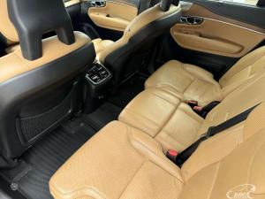 Grey Volvo XC90 2018 in Klaipeda, with an engine capacity of 1.97 L and mileage of 135 thousand km for 22900 €, photo 18 on AUTOMOTO.COM.LV