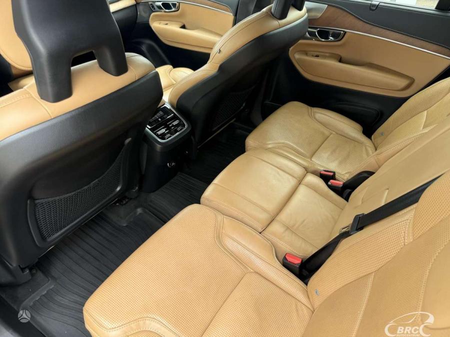 Grey Volvo XC90 2018 in Klaipeda, with an engine capacity of 1.97 L and mileage of 135 thousand km for 22900 €, photo 18 on AUTOMOTO.COM.LV