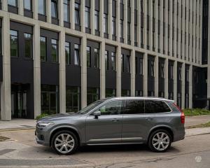 Grey Volvo XC90 2018 in Vilnius, with an engine capacity of 1.97 L and mileage of 146 thousand km for 22000 €, photo 3 on AUTOMOTO.COM.LV