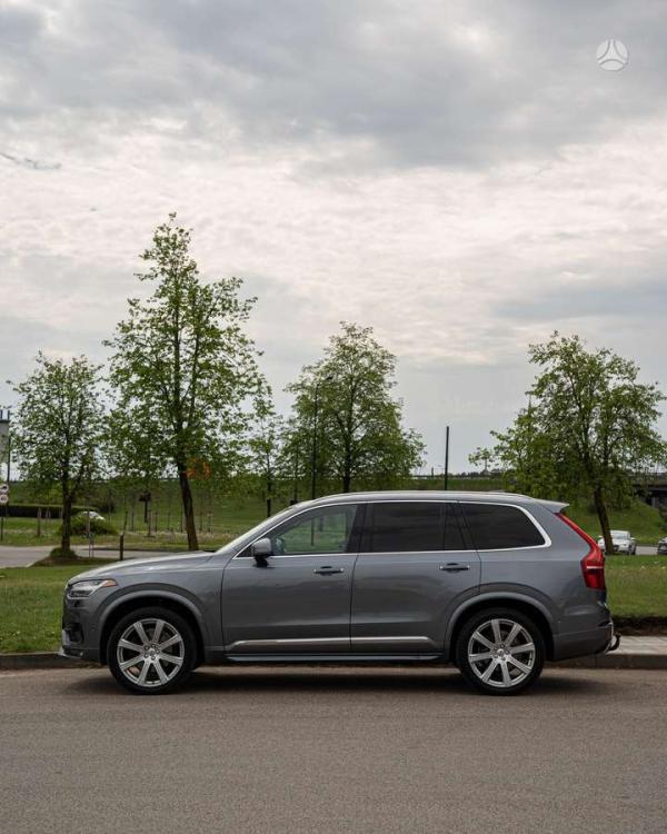 Grey Volvo XC90 2018 in Vilnius, with an engine capacity of 1.97 L and mileage of 146 thousand km for 22000 €, photo 4 on AUTOMOTO.COM.LV