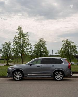 Grey Volvo XC90 2018 in Vilnius, with an engine capacity of 1.97 L and mileage of 146 thousand km for 22000 €, photo 4 on AUTOMOTO.COM.LV