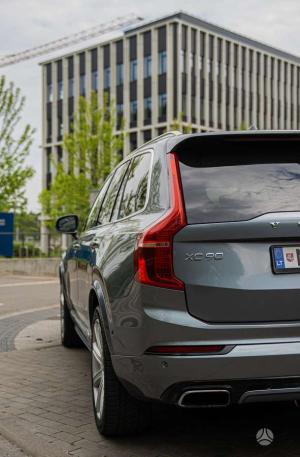 Grey Volvo XC90 2018 in Vilnius, with an engine capacity of 1.97 L and mileage of 146 thousand km for 22000 €, photo 5 on AUTOMOTO.COM.LV
