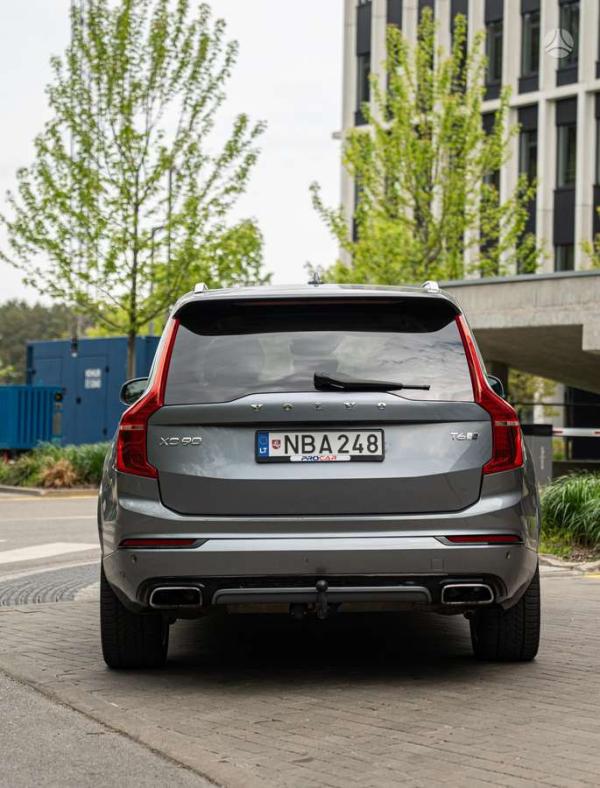 Grey Volvo XC90 2018 in Vilnius, with an engine capacity of 1.97 L and mileage of 146 thousand km for 22000 €, photo 6 on AUTOMOTO.COM.LV