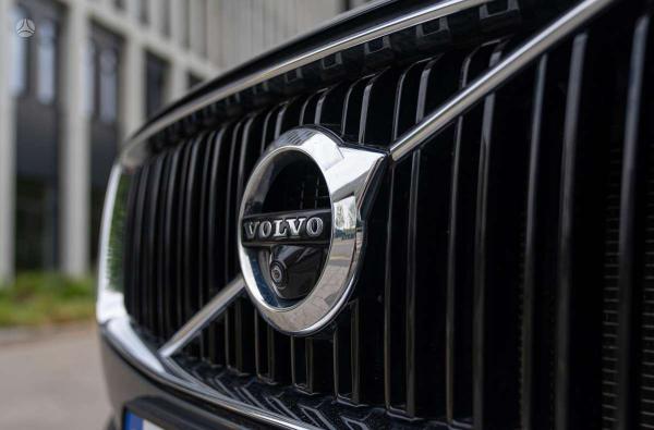 Grey Volvo XC90 2018 in Vilnius, with an engine capacity of 1.97 L and mileage of 146 thousand km for 22000 €, photo 8 on AUTOMOTO.COM.LV