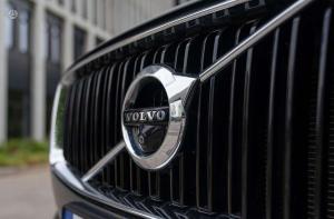 Grey Volvo XC90 2018 in Vilnius, with an engine capacity of 1.97 L and mileage of 146 thousand km for 22000 €, photo 8 on AUTOMOTO.COM.LV