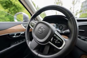 Grey Volvo XC90 2018 in Vilnius, with an engine capacity of 1.97 L and mileage of 146 thousand km for 22000 €, photo 21 on AUTOMOTO.COM.LV