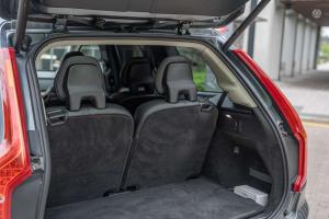 Grey Volvo XC90 2018 in Vilnius, with an engine capacity of 1.97 L and mileage of 146 thousand km for 22000 €, photo 25 on AUTOMOTO.COM.LV