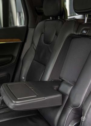 Grey Volvo XC90 2018 in Vilnius, with an engine capacity of 1.97 L and mileage of 146 thousand km for 22000 €, photo 26 on AUTOMOTO.COM.LV