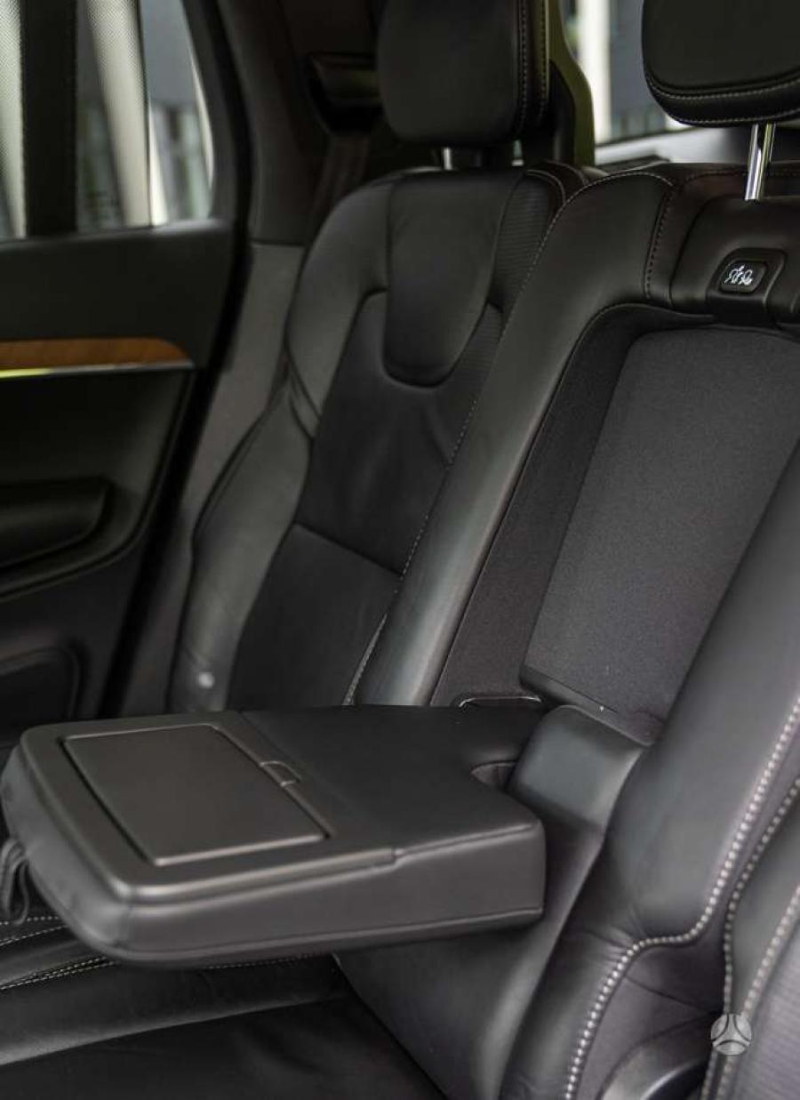 Grey Volvo XC90 2018 in Vilnius, with an engine capacity of 1.97 L and mileage of 146 thousand km for 22000 €, photo 26 on AUTOMOTO.COM.LV