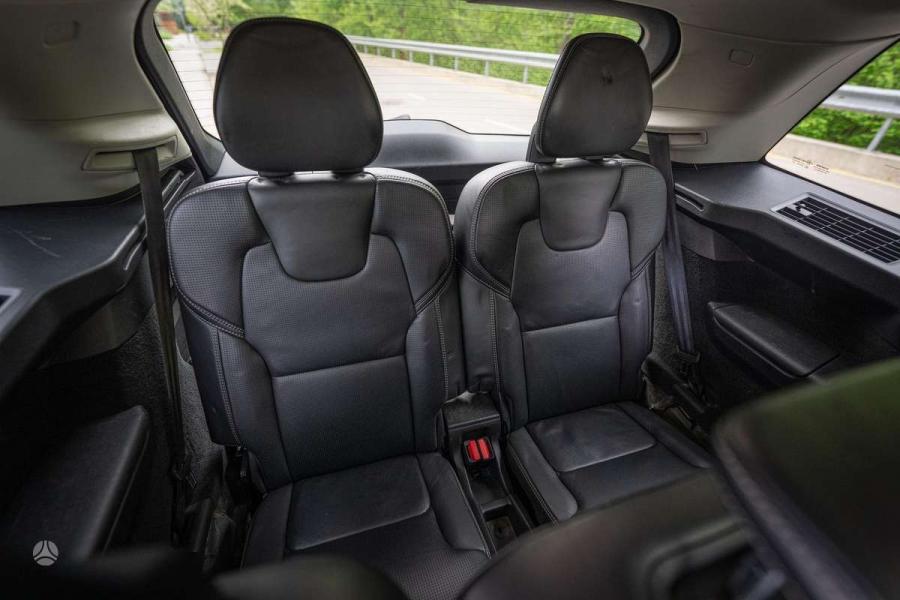 Grey Volvo XC90 2018 in Vilnius, with an engine capacity of 1.97 L and mileage of 146 thousand km for 22000 €, photo 30 on AUTOMOTO.COM.LV