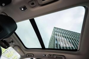 Grey Volvo XC90 2018 in Vilnius, with an engine capacity of 1.97 L and mileage of 146 thousand km for 22000 €, photo 31 on AUTOMOTO.COM.LV