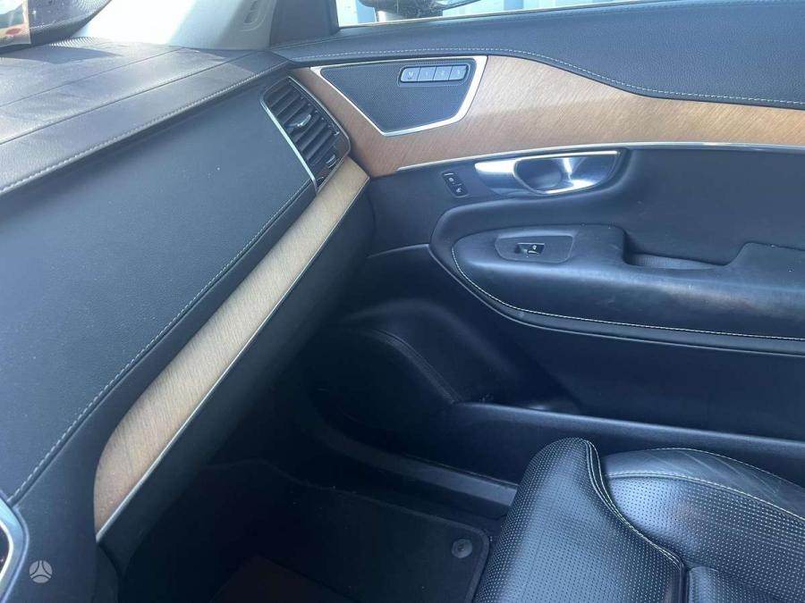 Pelēks Volvo XC90 2018 Tauragė, ar dzinēja tilpumu 1.97 L un nobraukumu 192 tūkst. km par 13600 €, foto 13 vietnē AUTOMOTO.COM.LV