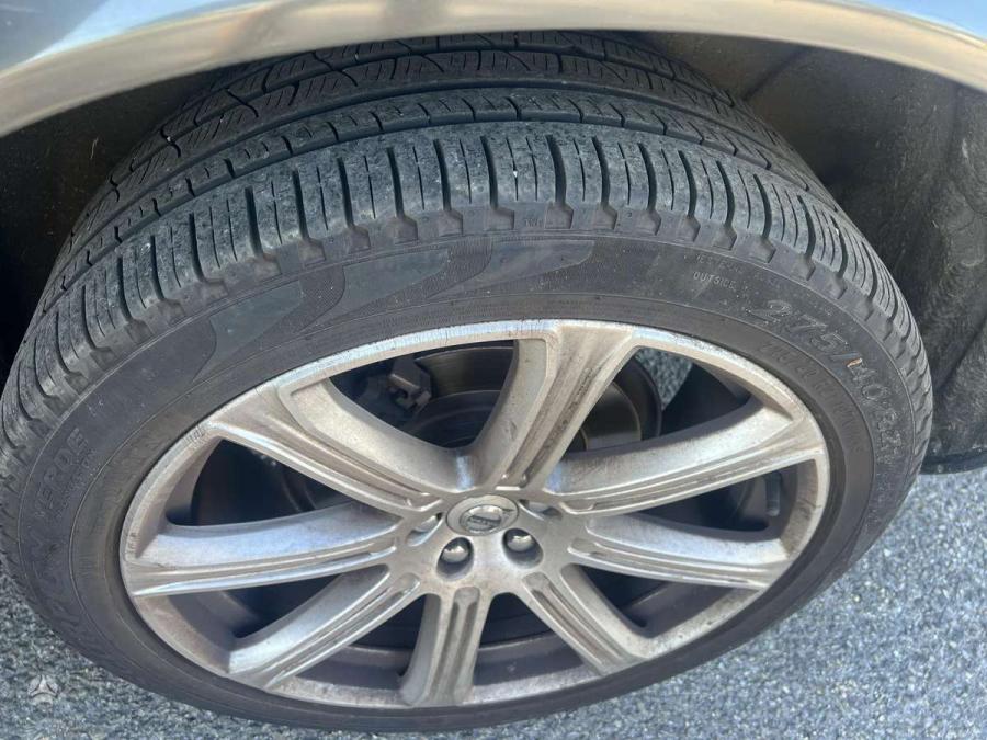 Grey Volvo XC90 2018 in Taurage, with an engine capacity of 1.97 L and mileage of 192 thousand km for 13900 €, photo 17 on AUTOMOTO.COM.LV