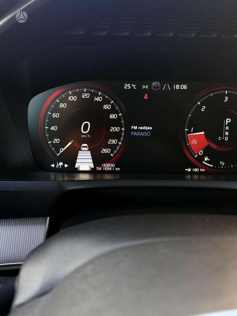 Pelēks Volvo XC90 2018 Kauņa, ar dzinēja tilpumu 1.97 L un nobraukumu 151 tūkst. km par 26900 €, foto 21 vietnē AUTOMOTO.COM.LV