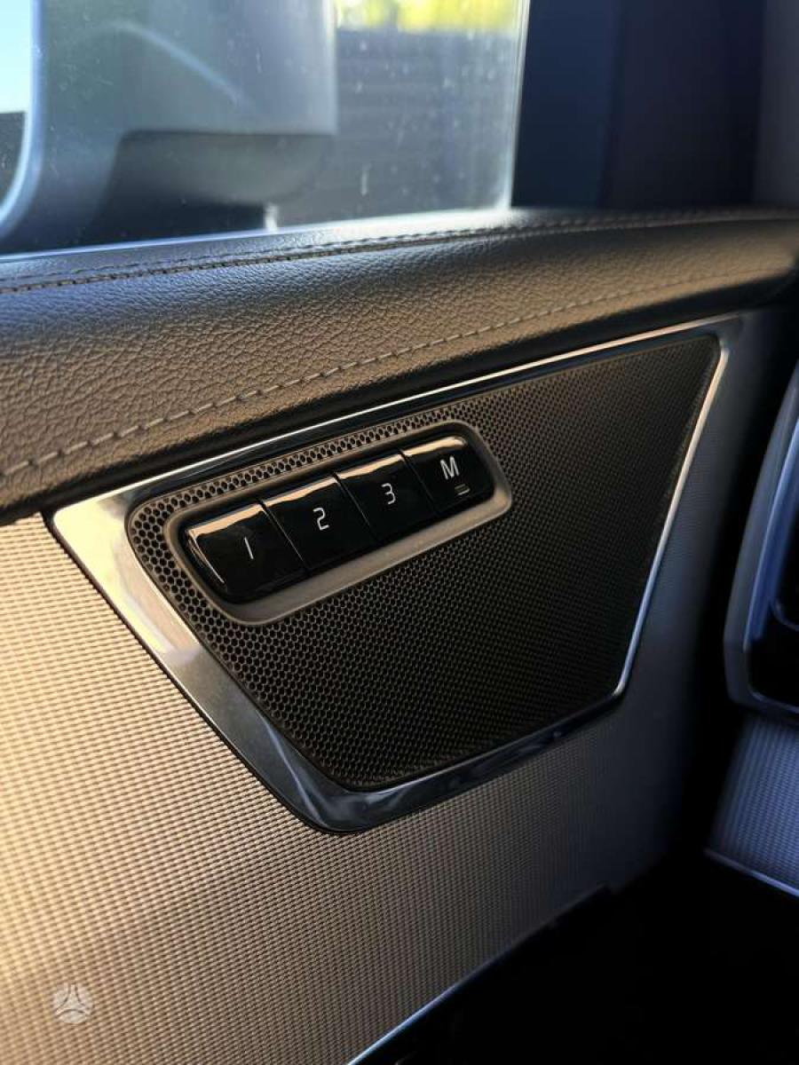 Pelēks Volvo XC90 2018 Kauņa, ar dzinēja tilpumu 1.97 L un nobraukumu 151 tūkst. km par 26900 €, foto 23 vietnē AUTOMOTO.COM.LV