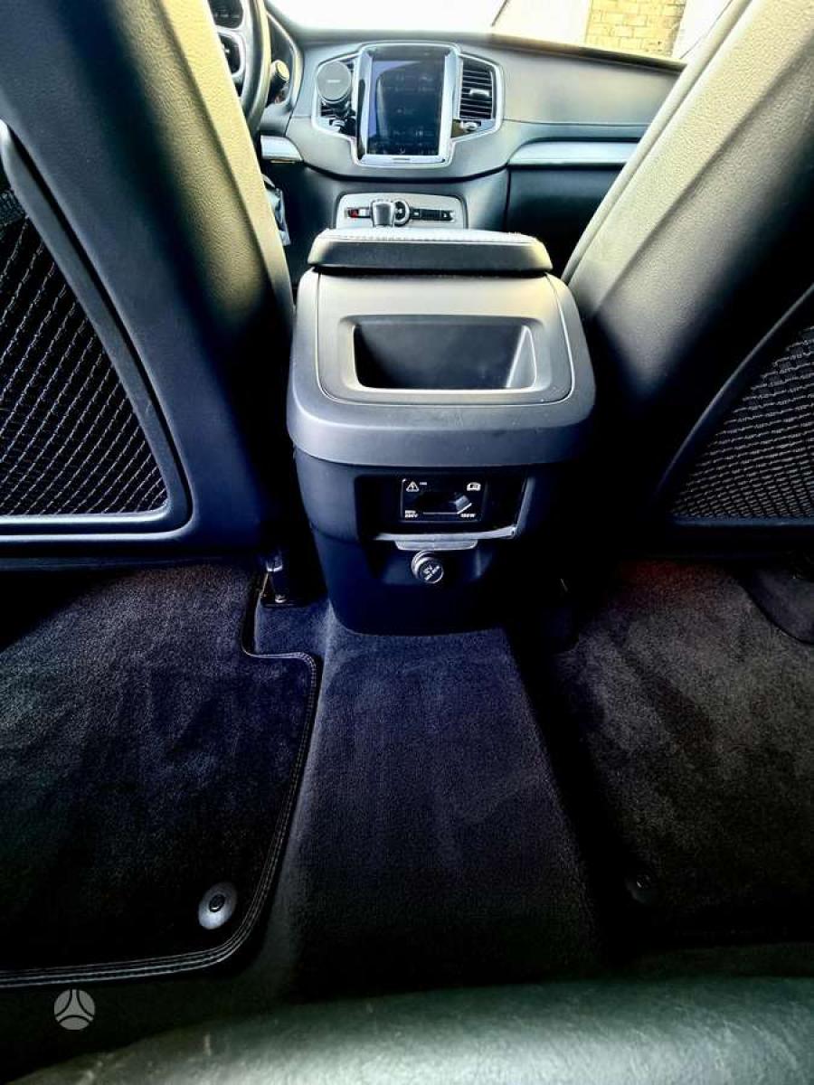 Pelēks Volvo XC90 2018 Kauņa, ar dzinēja tilpumu 1.97 L un nobraukumu 151 tūkst. km par 26900 €, foto 31 vietnē AUTOMOTO.COM.LV