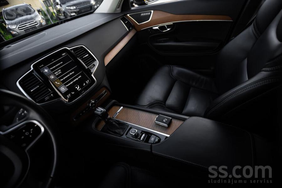 Grey Volvo XC90 2018 in Jelgava, with an engine capacity of 2.00 L and mileage of 238 thousand km for 21990 €, photo 10 on AUTOMOTO.COM.LV