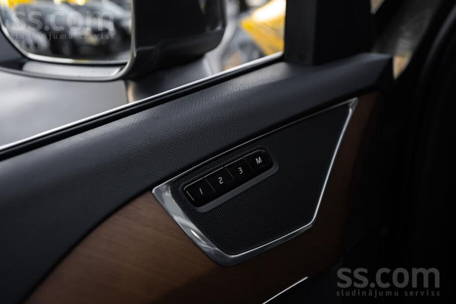Grey Volvo XC90 2018 in Jelgava, with an engine capacity of 2.00 L and mileage of 238 thousand km for 21990 €, photo 12 on AUTOMOTO.COM.LV