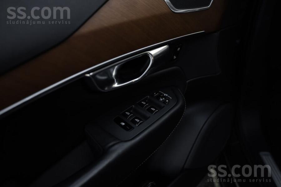 Grey Volvo XC90 2018 in Jelgava, with an engine capacity of 2.00 L and mileage of 238 thousand km for 21990 €, photo 13 on AUTOMOTO.COM.LV