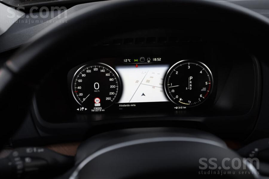 Grey Volvo XC90 2018 in Jelgava, with an engine capacity of 2.00 L and mileage of 238 thousand km for 21990 €, photo 21 on AUTOMOTO.COM.LV