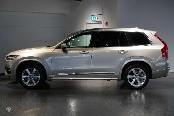Grey Volvo XC90 2019 in Vilnius, with an engine capacity of 1.97 L and mileage of 124 thousand km for 33900 €, photo 2 on AUTOMOTO.COM.LV