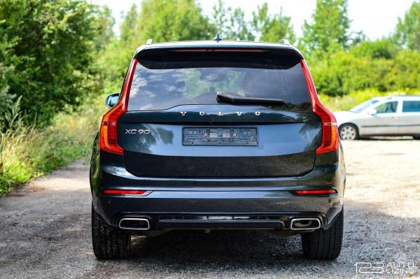 Pelēks Volvo XC90 2019 Kretinga, ar dzinēja tilpumu 2.00 L un nobraukumu 342 tūkst. km par 29200 €, foto 7 vietnē AUTOMOTO.COM.LV