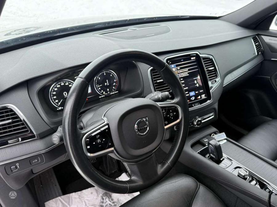 Pelēks Volvo XC90 2019 Panevēža, ar dzinēja tilpumu 1.97 L un nobraukumu 192 tūkst. km par 26900 €, foto 21 vietnē AUTOMOTO.COM.LV