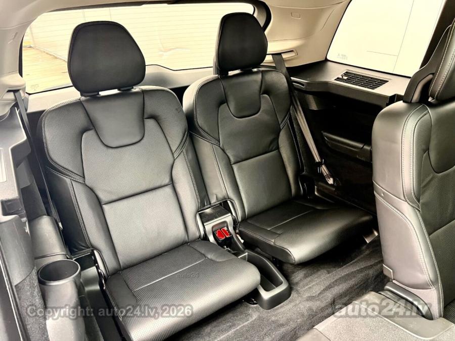 Grey Volvo XC90 2019 in Tallinn, with an engine capacity of 2.00 L and mileage of 172 thousand km for 28500 €, photo 16 on AUTOMOTO.COM.LV