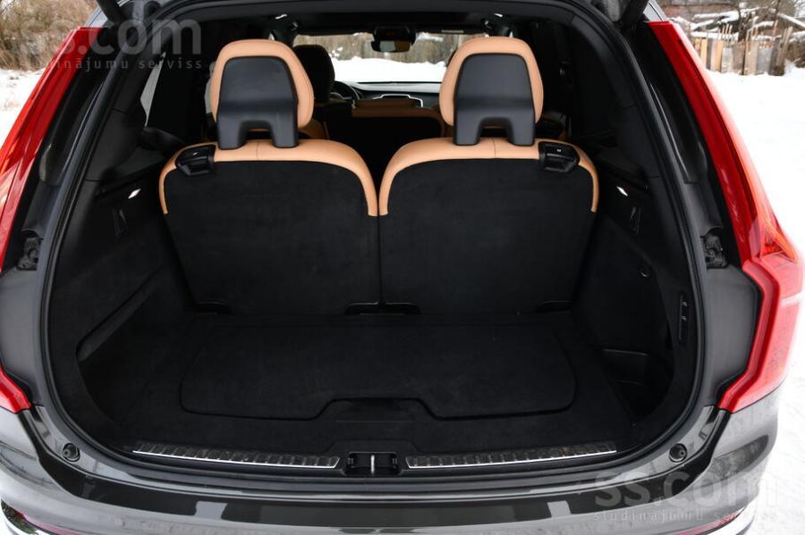 Grey Volvo XC90 2019 in Riga, with an engine capacity of 2.00 L and mileage of 0 thousand km for 27950 €, photo 13 on AUTOMOTO.COM.LV