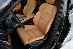 Grey Volvo XC90 2019 in Riga, with an engine capacity of 2.00 L and mileage of 0 thousand km for 27950 €, photo 17 on AUTOMOTO.COM.LV