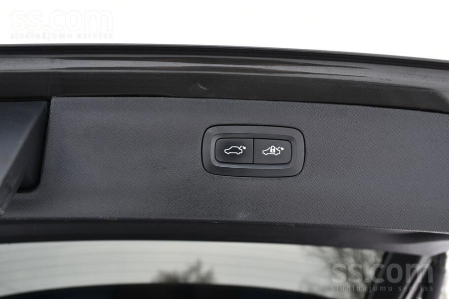 Grey Volvo XC90 2019 in Riga, with an engine capacity of 2.00 L and mileage of 0 thousand km for 27950 €, photo 35 on AUTOMOTO.COM.LV