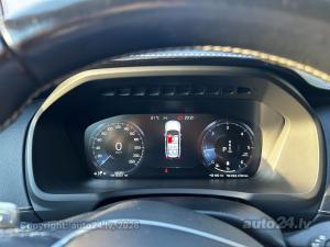 Grey Volvo XC90 2019 in Voru, with an engine capacity of 2.00 L and mileage of 181 thousand km for 36000 €, photo 10 on AUTOMOTO.COM.LV