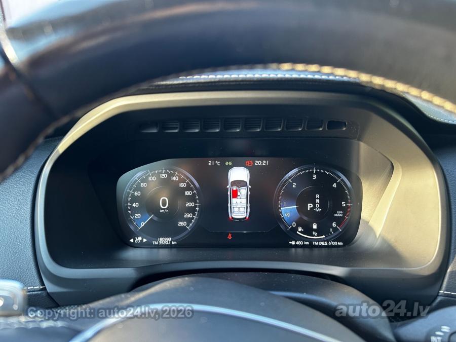 Grey Volvo XC90 2019 in Voru, with an engine capacity of 2.00 L and mileage of 181 thousand km for 36000 €, photo 10 on AUTOMOTO.COM.LV