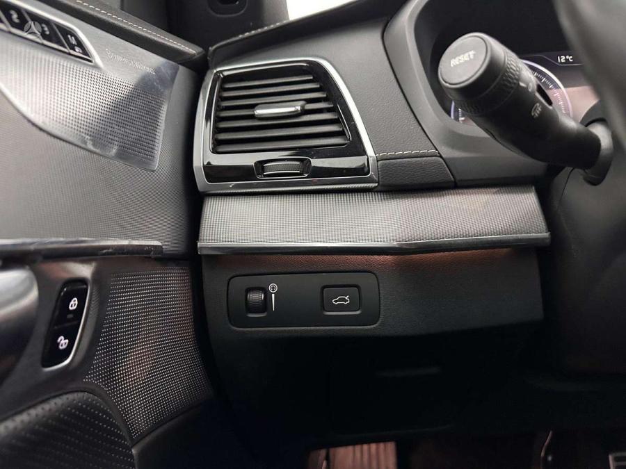 Pelēks Volvo XC90 2019 Viļņa, ar dzinēja tilpumu 1.97 L un nobraukumu 233 tūkst. km par 26000 €, foto 15 vietnē AUTOMOTO.COM.LV