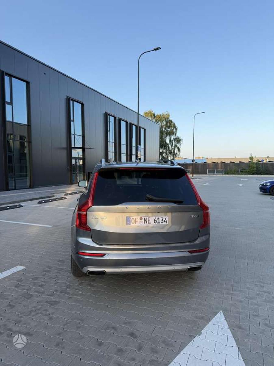 Grey Volvo XC90 2019 in Vilnius, with an engine capacity of 1.97 L and mileage of 150 thousand km for 20500 €, photo 6 on AUTOMOTO.COM.LV