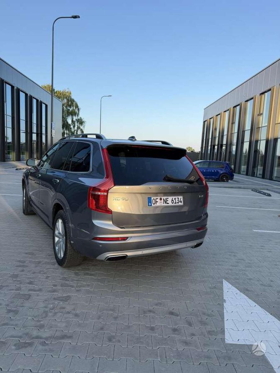 Grey Volvo XC90 2019 in Vilnius, with an engine capacity of 1.97 L and mileage of 150 thousand km for 20500 €, photo 7 on AUTOMOTO.COM.LV