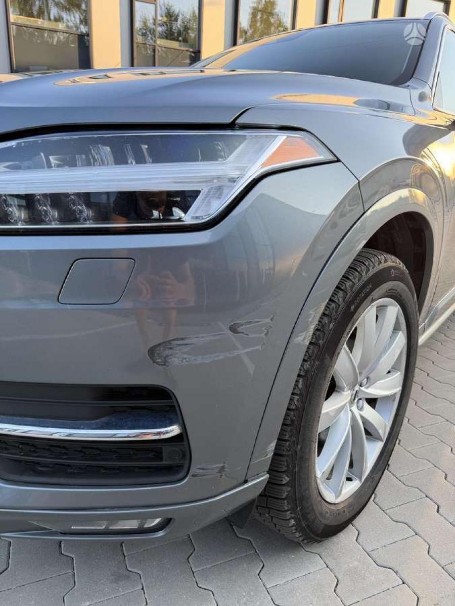 Grey Volvo XC90 2019 in Vilnius, with an engine capacity of 1.97 L and mileage of 150 thousand km for 20500 €, photo 9 on AUTOMOTO.COM.LV