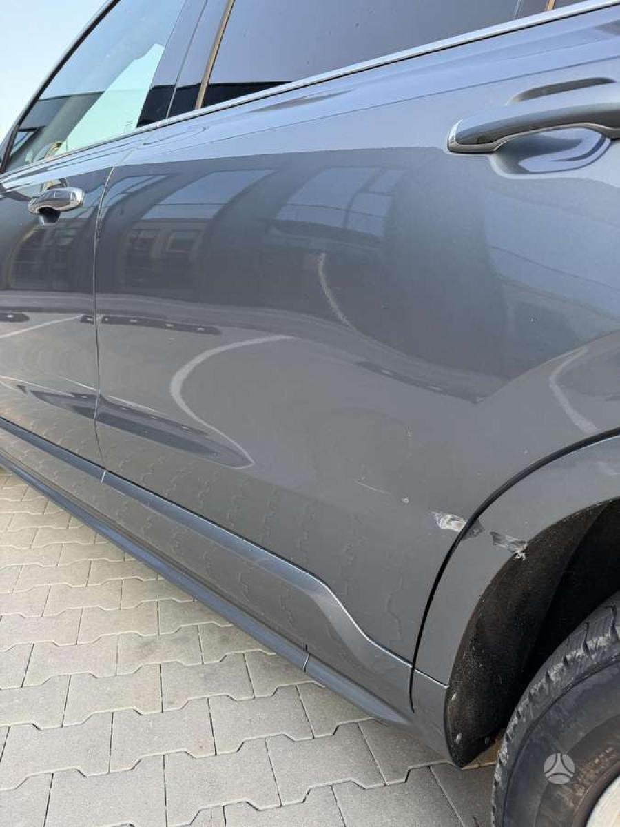 Grey Volvo XC90 2019 in Vilnius, with an engine capacity of 1.97 L and mileage of 150 thousand km for 20500 €, photo 10 on AUTOMOTO.COM.LV