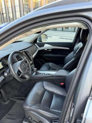 Grey Volvo XC90 2019 in Vilnius, with an engine capacity of 1.97 L and mileage of 150 thousand km for 20500 €, photo 11 on AUTOMOTO.COM.LV