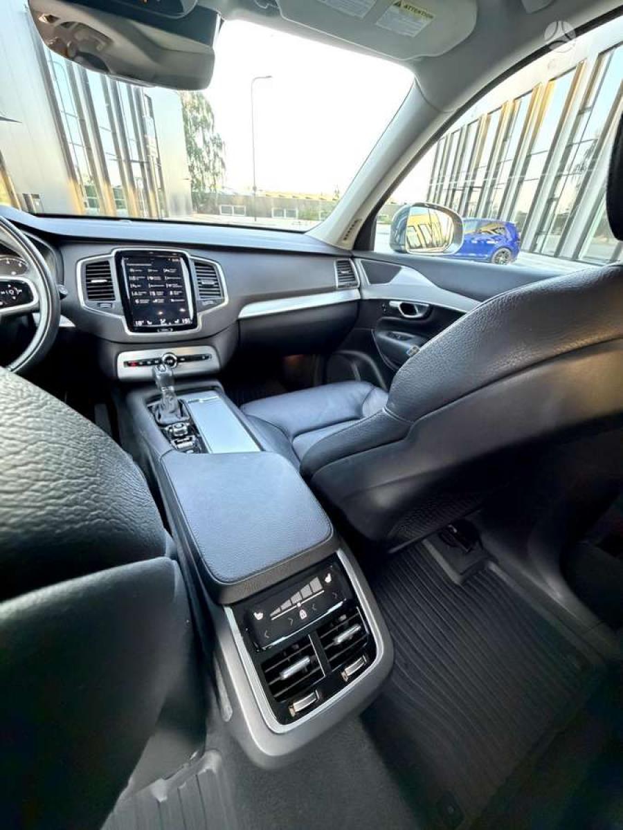Grey Volvo XC90 2019 in Vilnius, with an engine capacity of 1.97 L and mileage of 150 thousand km for 20500 €, photo 13 on AUTOMOTO.COM.LV