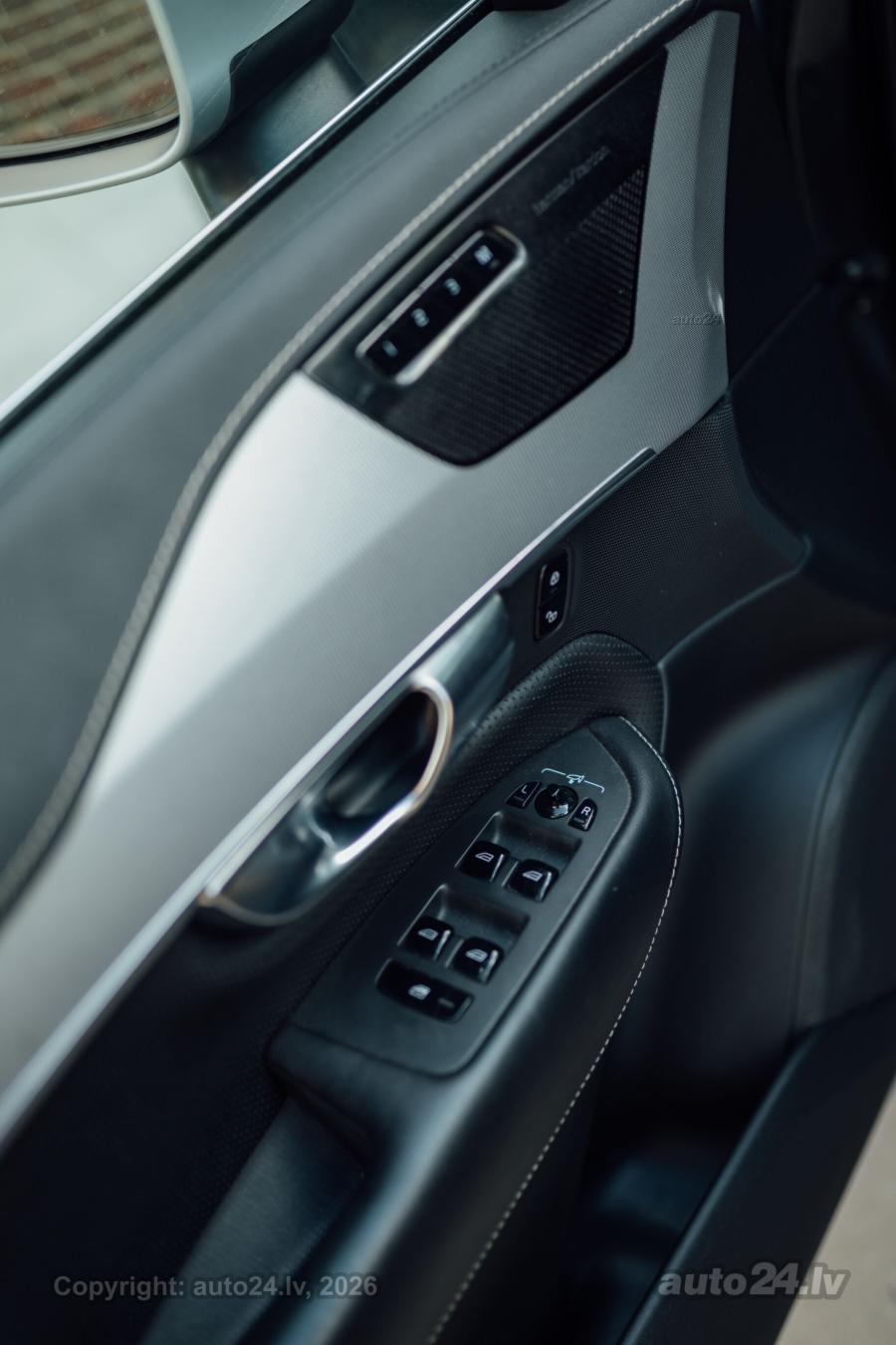Pelēks Volvo XC90 2019 Rakvere, ar dzinēja tilpumu 2.00 L un nobraukumu 144 tūkst. km par 34990 €, foto 9 vietnē AUTOMOTO.COM.LV