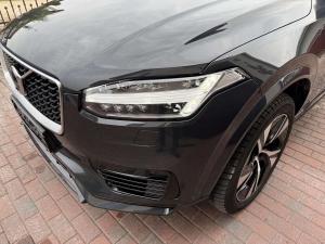 Grey Volvo XC90 2020 in Siauliai, with an engine capacity of 1.97 L and mileage of 183 thousand km for 35990 €, photo 3 on AUTOMOTO.COM.LV