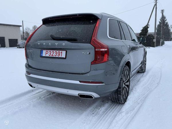 Grey Volvo XC90 2020 in Sakiai, with an engine capacity of 1.97 L and mileage of 202 thousand km for 30888 €, photo 3 on AUTOMOTO.COM.LV