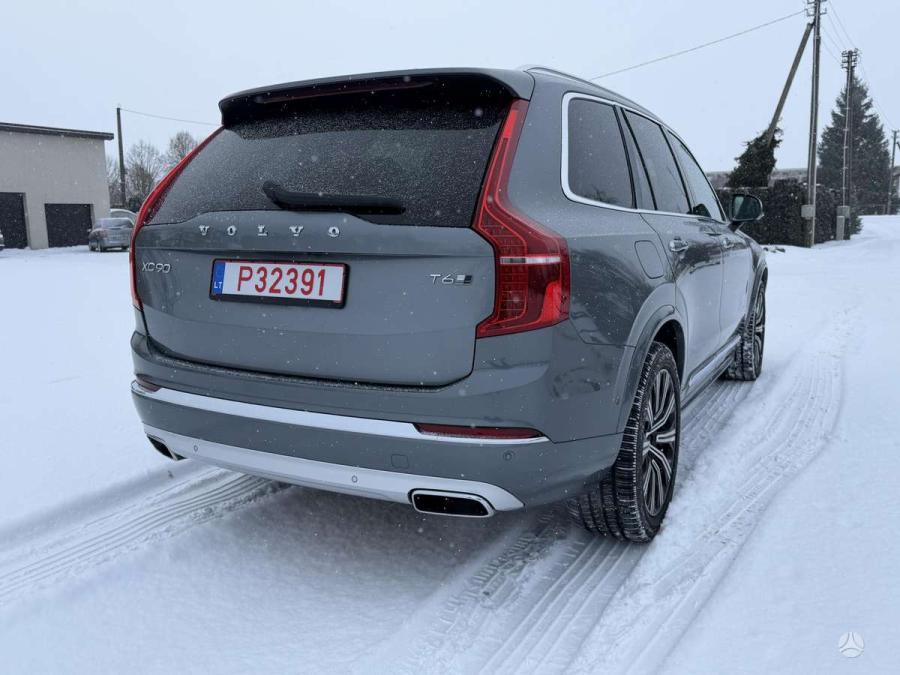 Grey Volvo XC90 2020 in Sakiai, with an engine capacity of 1.97 L and mileage of 202 thousand km for 29999 €, photo 4 on AUTOMOTO.COM.LV