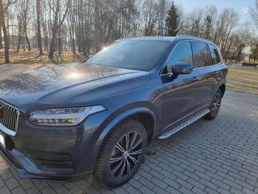 Pelēks Volvo XC90 2020 Alīta, ar dzinēja tilpumu 1.97 L un nobraukumu 140 tūkst. km par 38950 €, foto 1 vietnē AUTOMOTO.COM.LV
