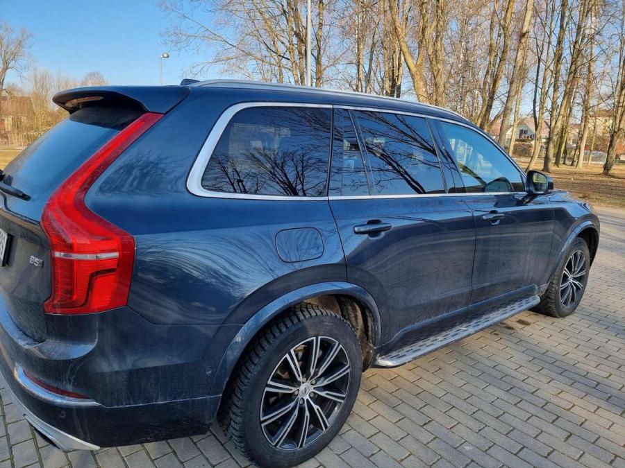 Grey Volvo XC90 2020 in Alytus, with an engine capacity of 1.97 L and mileage of 140 thousand km for 38950 €, photo 3 on AUTOMOTO.COM.LV