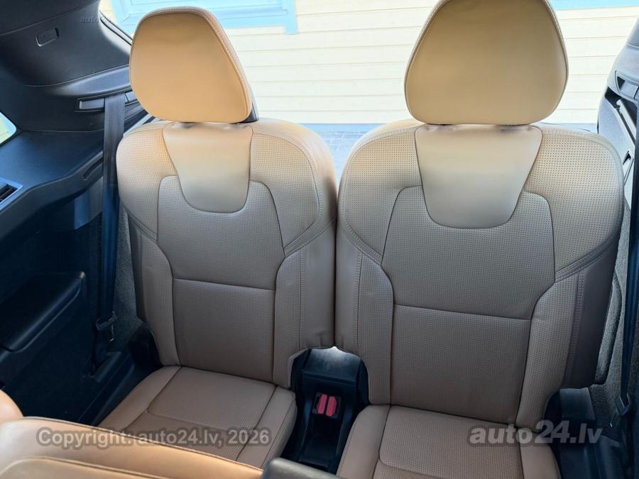 Grey Volvo XC90 2020 in Tallinn, with an engine capacity of 2.00 L and mileage of 195 thousand km for 33000 €, photo 15 on AUTOMOTO.COM.LV