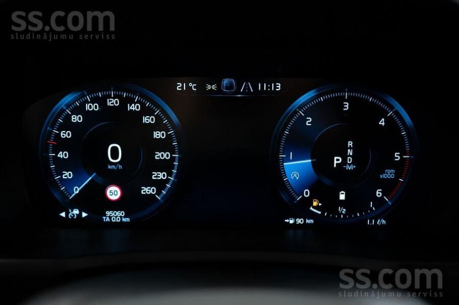 Grey Volvo XC90 2020 in Riga, with an engine capacity of 2.00 L and mileage of 95 thousand km for 34900 €, photo 6 on AUTOMOTO.COM.LV